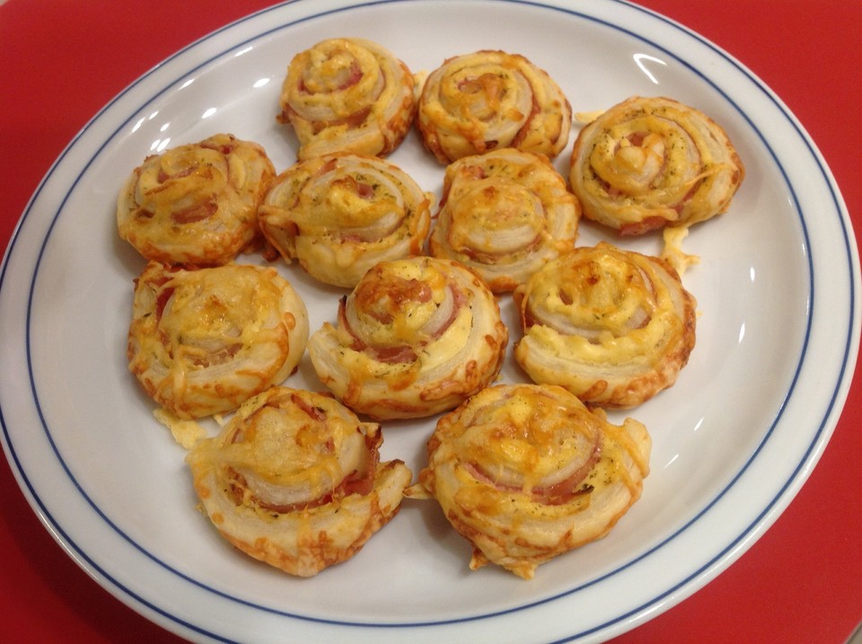 Mini - Pizzaschnecken aus Blätterteig von cerri | Chefkoch