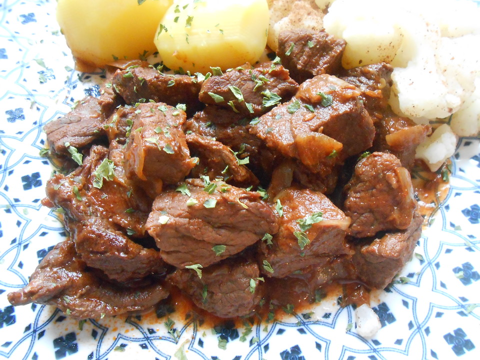Rindergulasch von Maitre-de-la-maison | Chefkoch