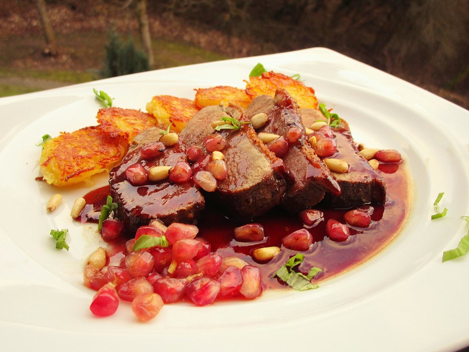 Lammfilet mit Granatapfel - Kirschsauce von kaliorexi | Chefkoch
