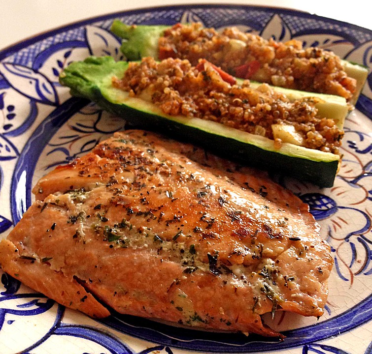 Lachs mit gefüllten Zucchini von lajoiedevivre | Chefkoch.de