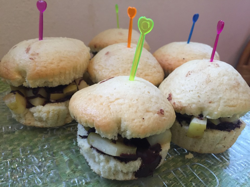 Süße Burger-Muffins mit Apfel und Schokolade von MamaPiratenbraut ...