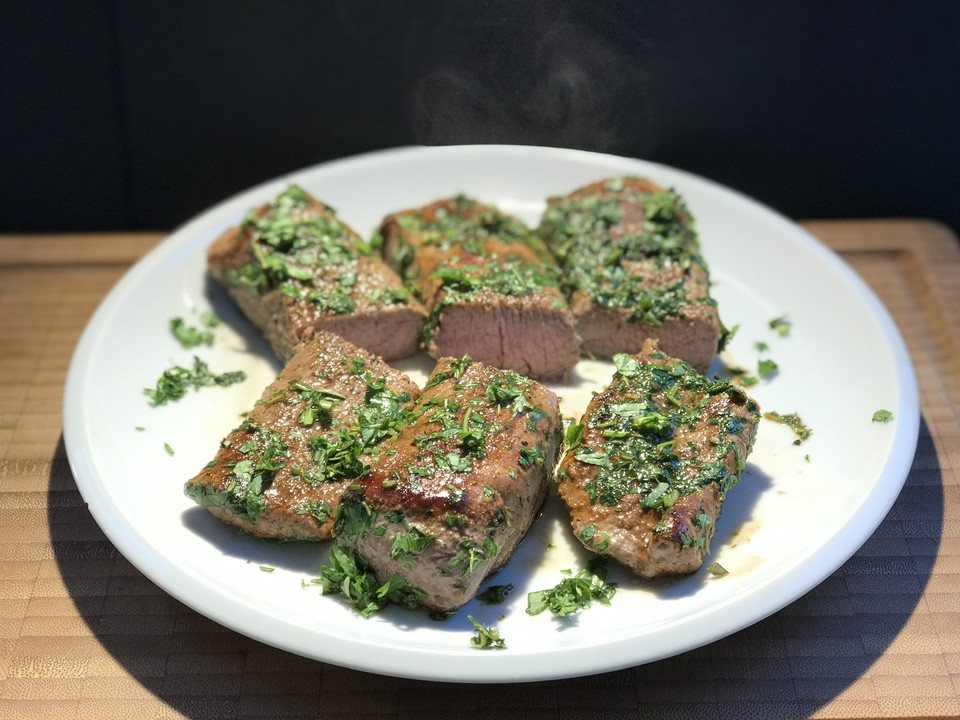 Gekräuterte Lammlachse - Ein gutes Rezept | Chefkoch