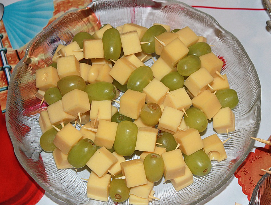 Gemischte Käsesticker mit Trauben und Tomaten von schrat | Chefkoch