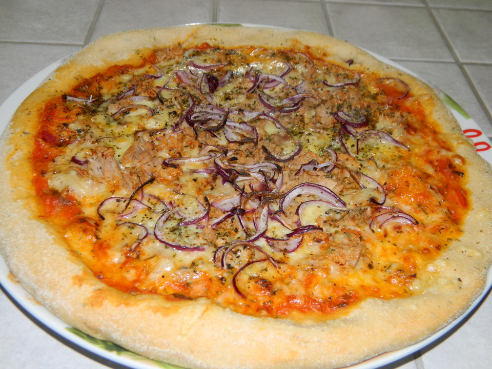 Pizza Tonno von nimuee | Chefkoch