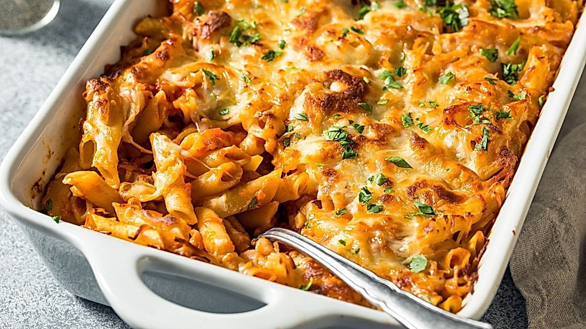 Baked Mostaccioli: Virales Rezept mit Salsiccia & Käse