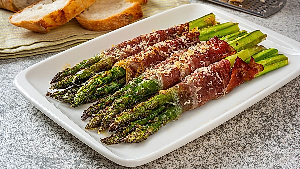 Spargel-Schinken-Röllchen: Starkes Stangengemüse