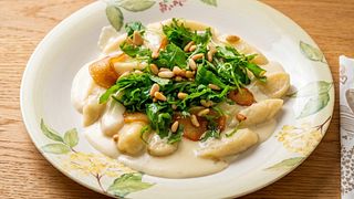 Gnocchi in Provolone-Sauce mit karamellisierter Birne