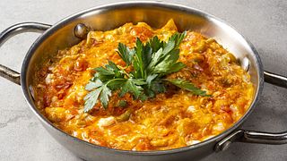 Menemen Rezept: Original türkisches Rührei selbst machen