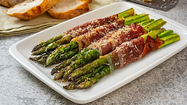 Spargel-Schinken-Röllchen: Starkes Stangengemüse