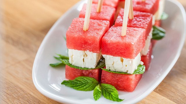 Wassermelonen-Feta-Spieße: Schnelles Rezept in 15 Minuten