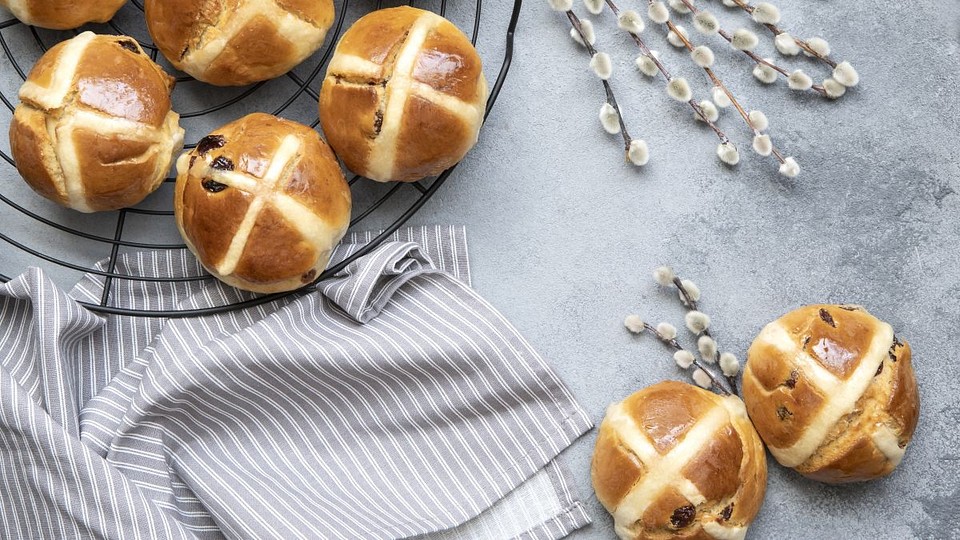 Hot Cross Buns Rezept: So backt ihr den Oster-Klassiker