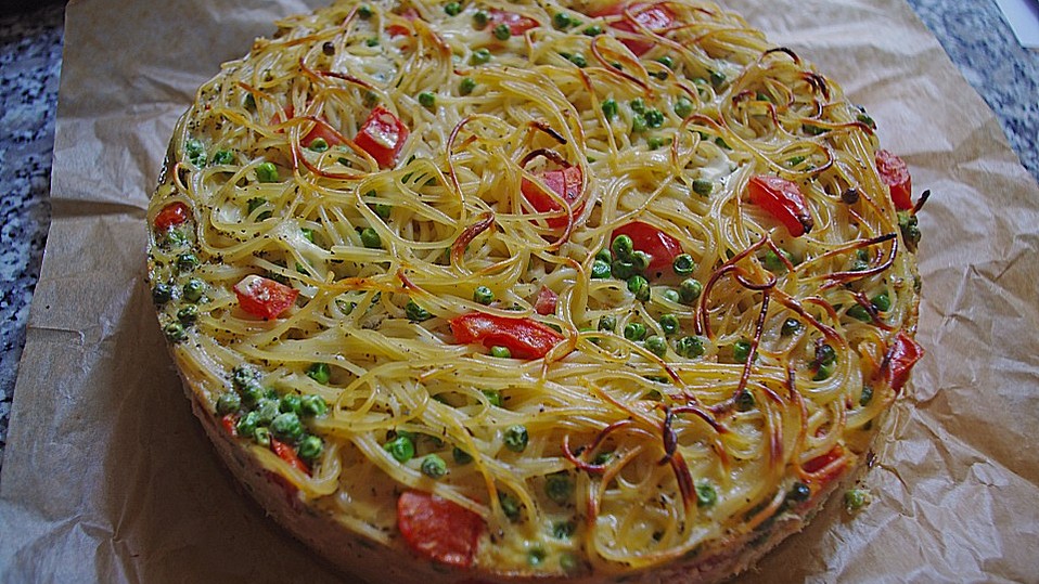 Spaghetti - Torte mit Tomatensauce von Taini