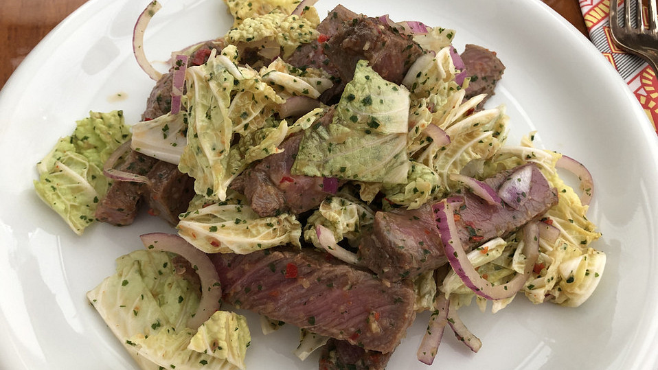 Weinender Tiger (Seua Rong Hai) von RRRay