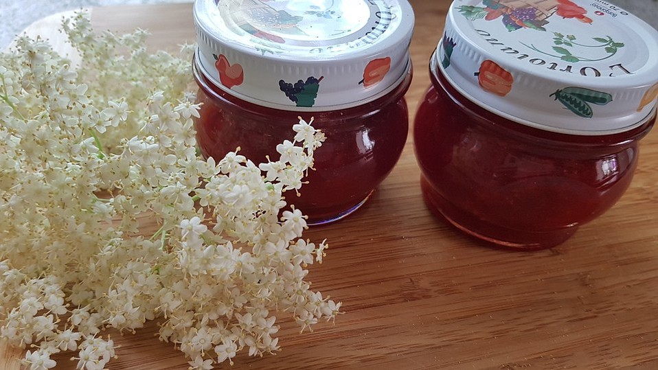 Erdbeermarmelade mit Holunderblüten von Kimble