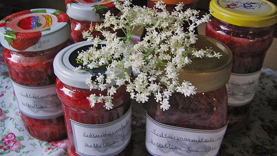Erdbeermarmelade mit Holunderblüten von Kimble