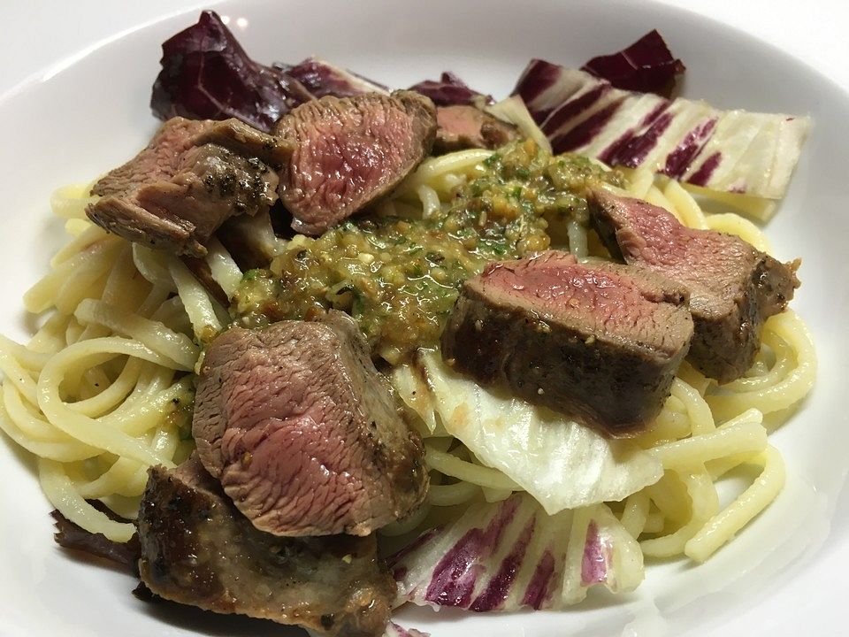 Lammfilet mit Linguine und Dattelpesto von Brathexe72 | Chefkoch