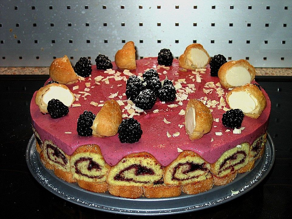 Windbeuteltorte mit Beeren von Dagmar1972| Chefkoch
