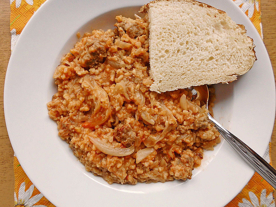 Bulgur mit Weißkohl und Hackfleisch von Dröppelminna | Chefkoch