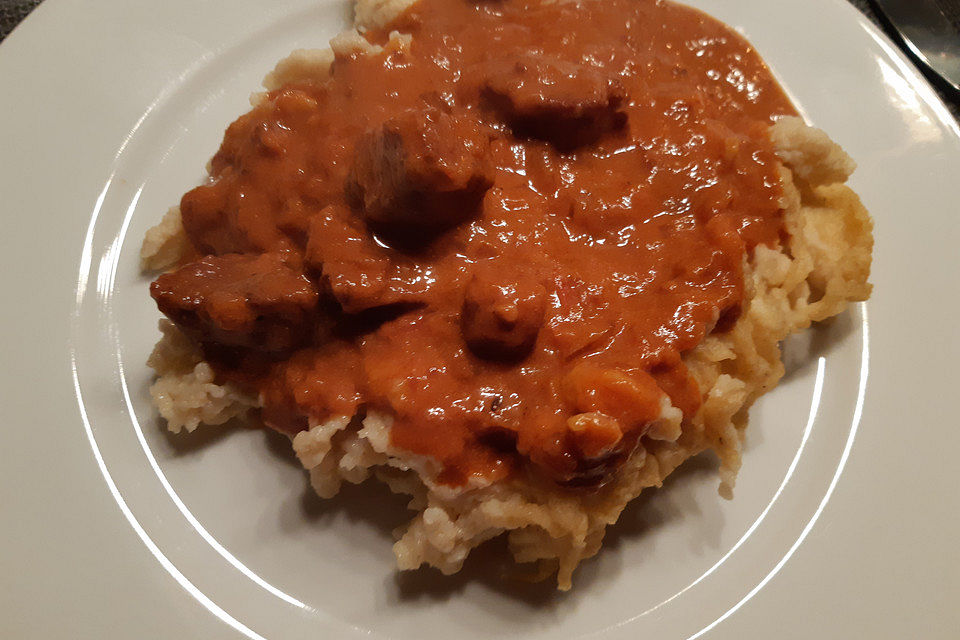 Gulasch mit Rotwein und Crème fraiche von monimahoni0905