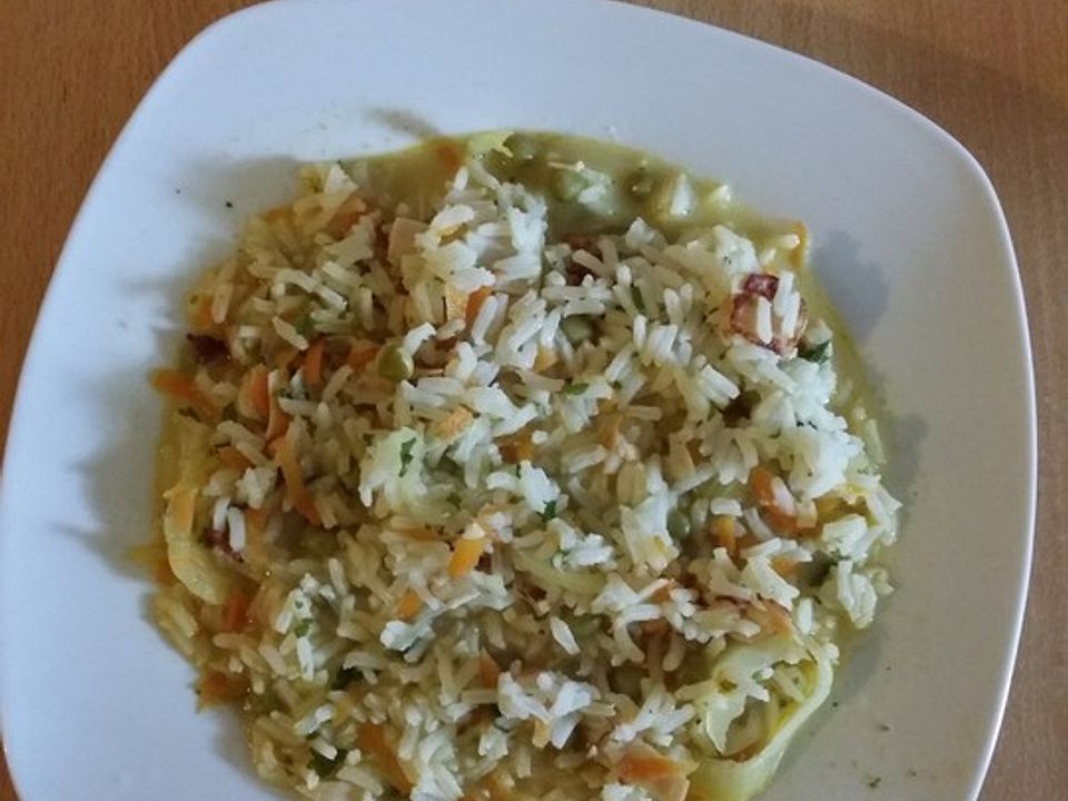 Leichtes Reisgericht mit Karotte, Erbsen und Schafskäse von Deliyah ...