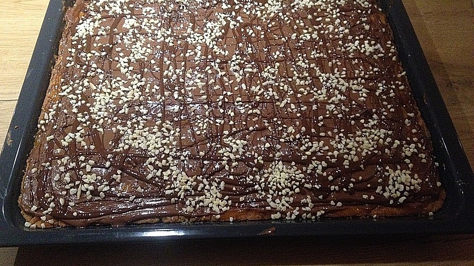 Nusskuchen mit Schokoglasur von Hondadiva| Chefkoch