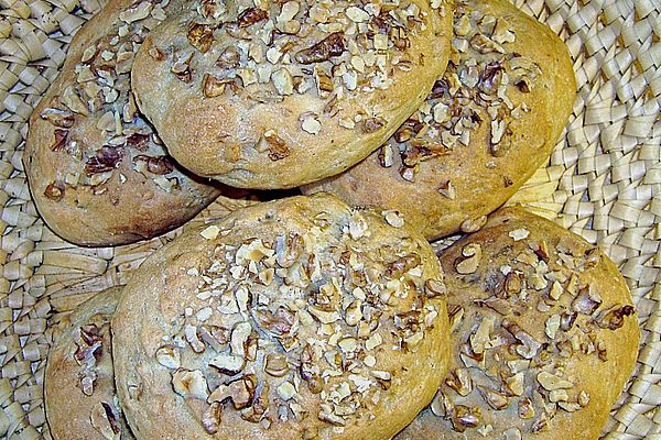 Joghurt - Walnuss - Brötchen von Nicky0110 | Chefkoch