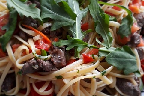 Spaghetti mit Rinderfilet auf Rucola von galdi| Chefkoch