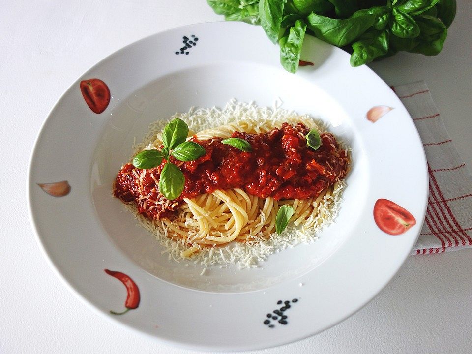 Spaghetti mit Tomatensauce von nesssy9 | Chefkoch