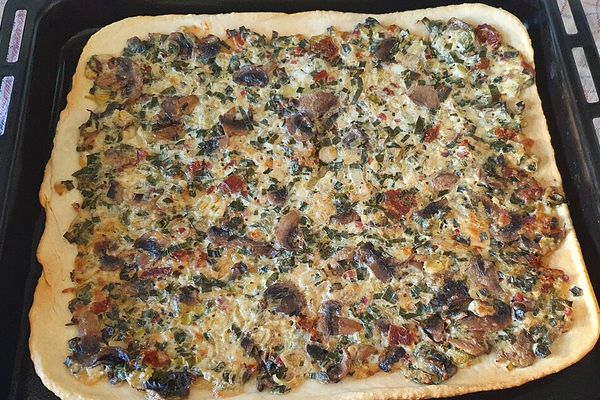Pizzabelag mit Lauchzwiebeln und Campignons von Sweet-Dreams | Chefkoch