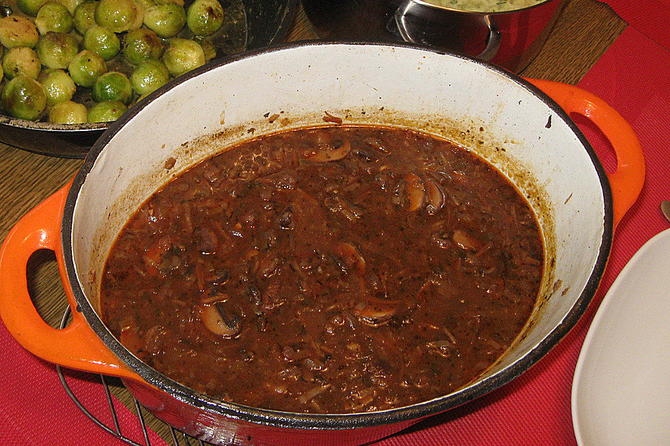 Wildgulasch vom Rotwild von Wilddiebin
