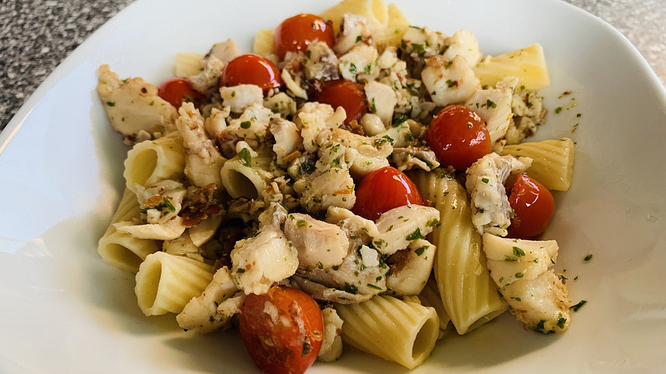 Pasta Pesce - Spaghetti mit scharfem Fisch von die_doellz