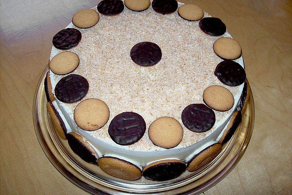 Jaffa Cake-Torte mit Pfirsichjoghurtmousse und Kokossahne von chiara