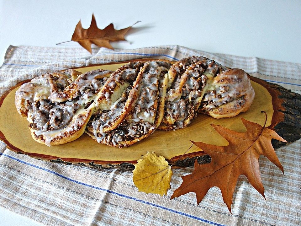 Nuss - Marzipan - Striezel von wargele | Chefkoch