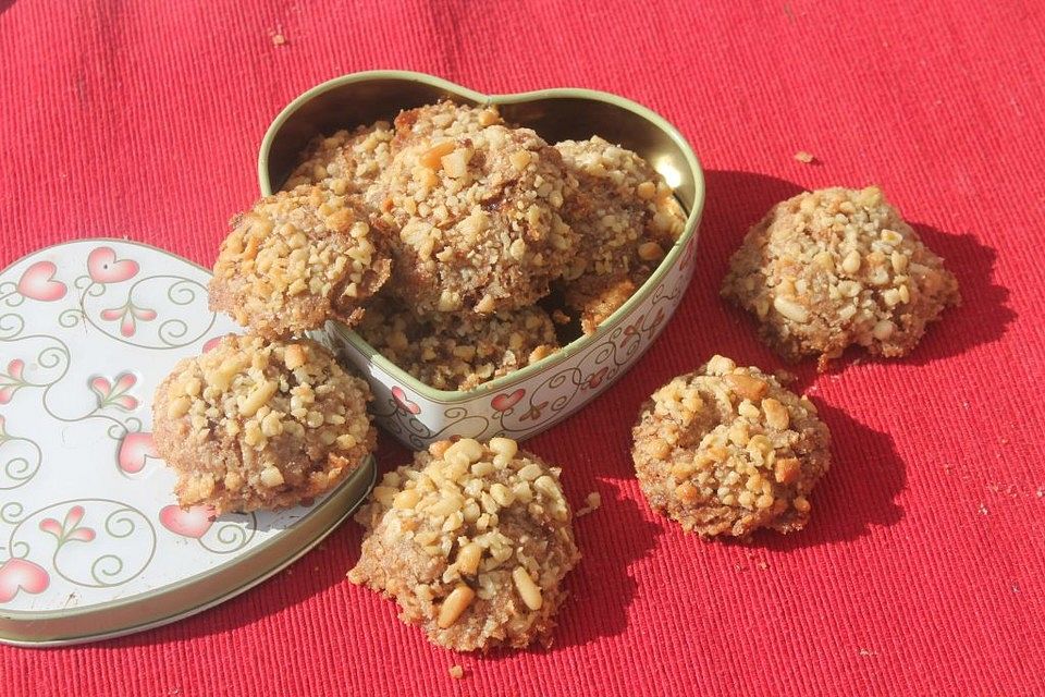 Zimt - Cookies mit Pinienkernen von karaburun