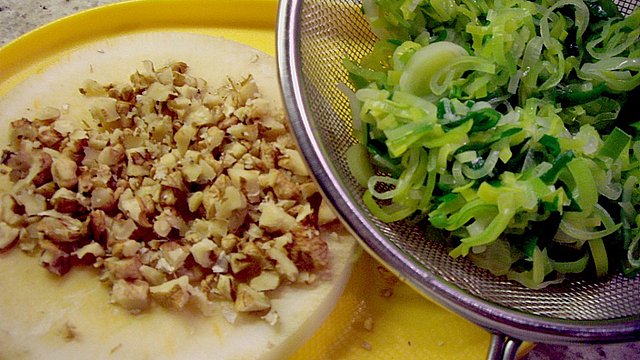 Spaghetti mit Käse - Walnuss - Sauce