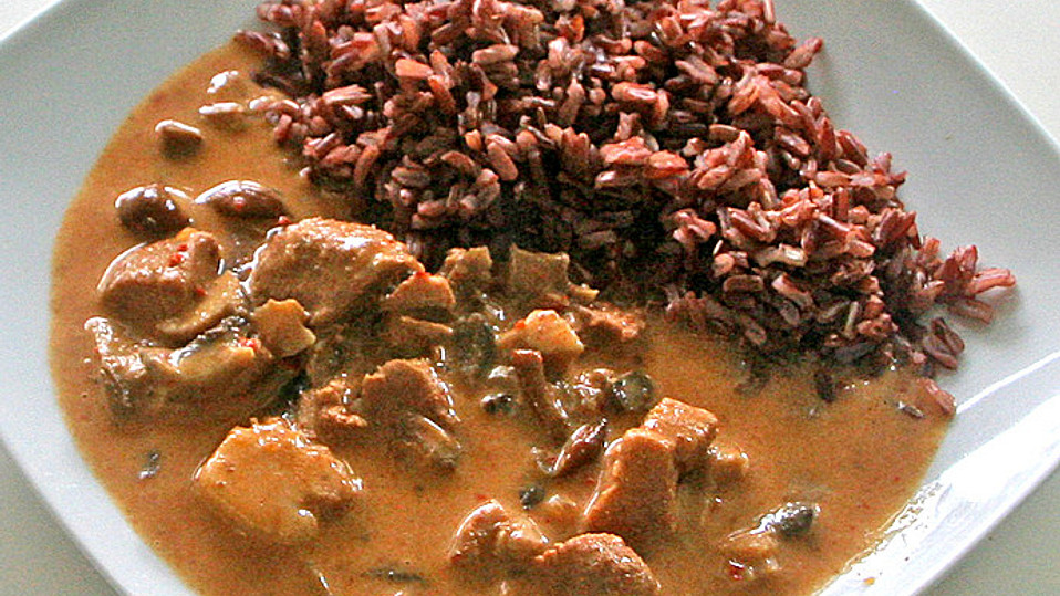 Pilzgulasch mit rahmiger Paprikasoße von Plumpsi