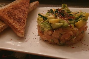 Lachstatar mit Avocado von simply | Chefkoch