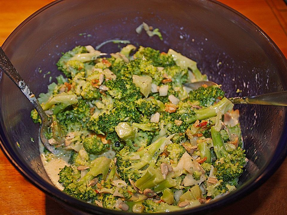 Brokkolisalat von giggletoe| Chefkoch