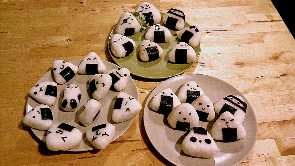 Onigiri mit Lachs und Hähnchen von Mokiko