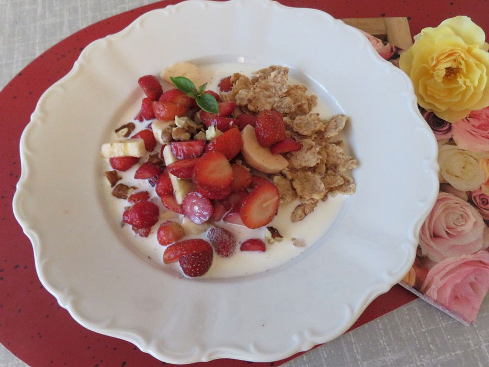 Knackige Cornflakes mit Obst von trendgirl0| Chefkoch