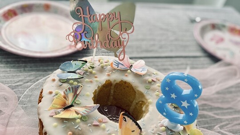 Heller saure Sahne - Kuchen von Tiniwini