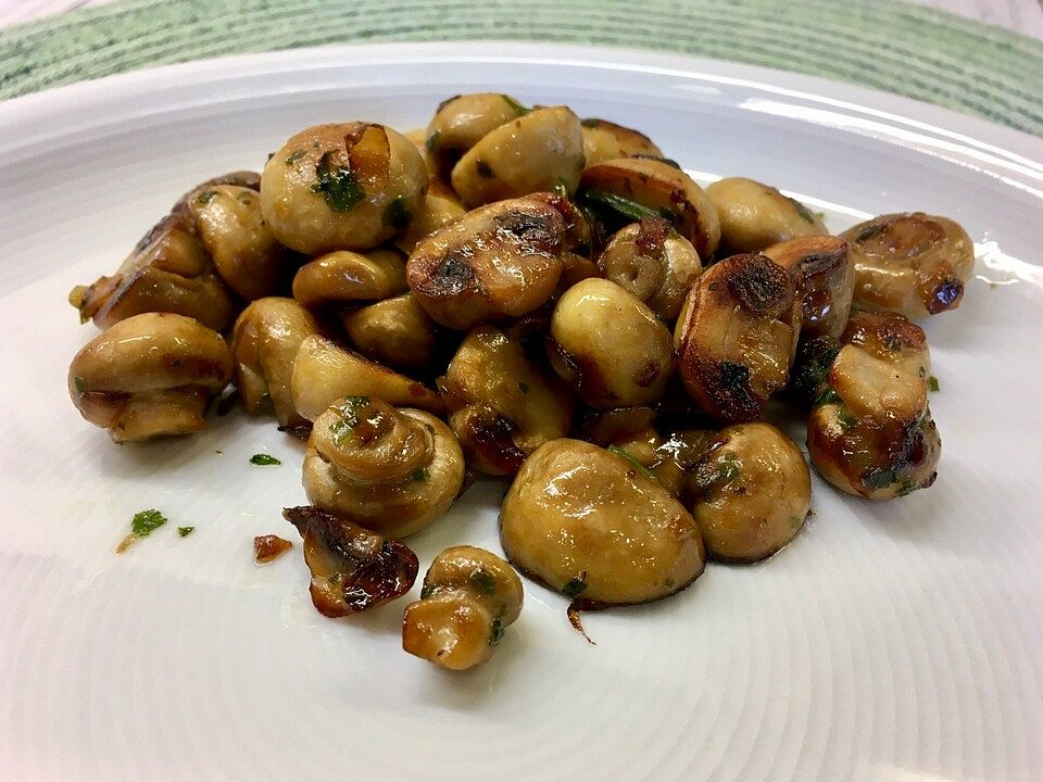 Gebratene Champignons mit Knoblauch und Zitrone von kaliorexi| Chefkoch