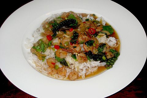 Pad Cha mit verschiedenen Meeresfrüchten oder Fisch von Dorry
