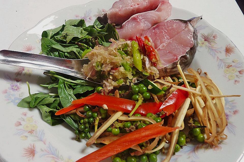 Pad Cha mit verschiedenen Meeresfrüchten oder Fisch von Dorry