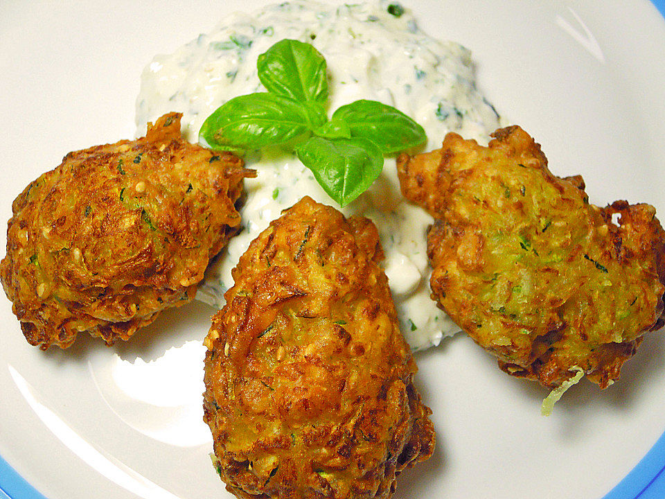 Frittierte Zucchini - Nockerl mit Dip von ManuGro | Chefkoch