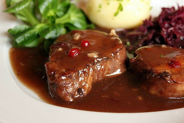 Gebeizte Schweinelendchen nach Wildschweinart von SchweigerB | Chefkoch