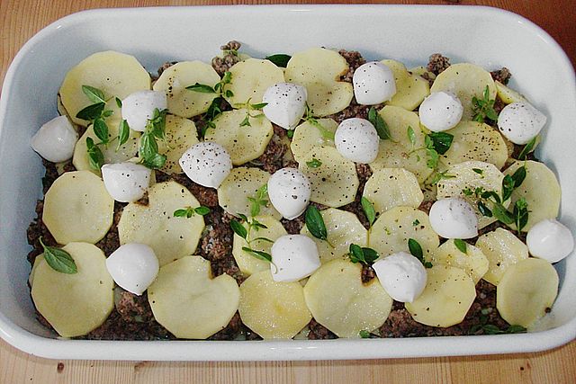 Kartoffel - Hackfleisch - Auflauf mit Mozzarella von bastelsuse