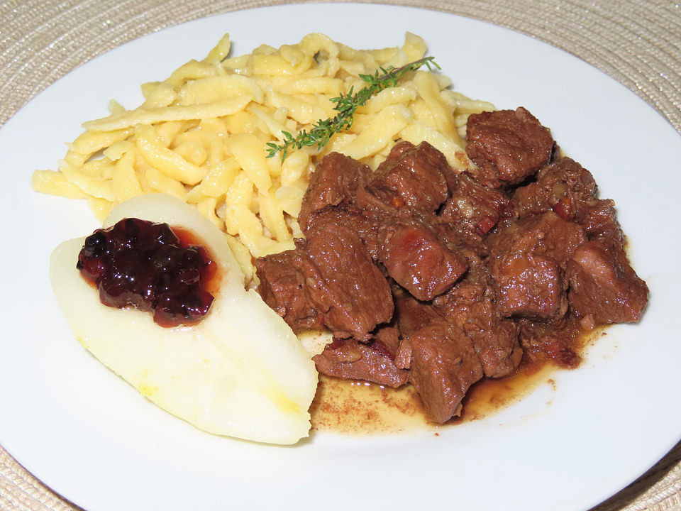 Hirschgulasch in Thymian - Specksauce| Chefkoch