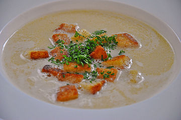 Rieslingsuppe mit Bratwurstklößchen von falafel| Chefkoch