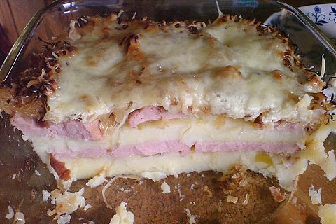 Gartenliebes Schmorkraut-Auflauf mit Fleischwurst und krossem Käse ...